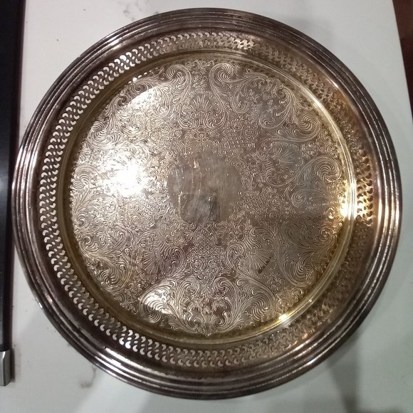 Sheridan Taunton Silversmiths | Dining | Vintage Round Engraved ...